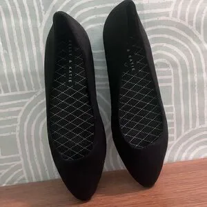 Kelly & Katie | Shoes | Kelly Katie Black Ballet Flats Womens Classic ...